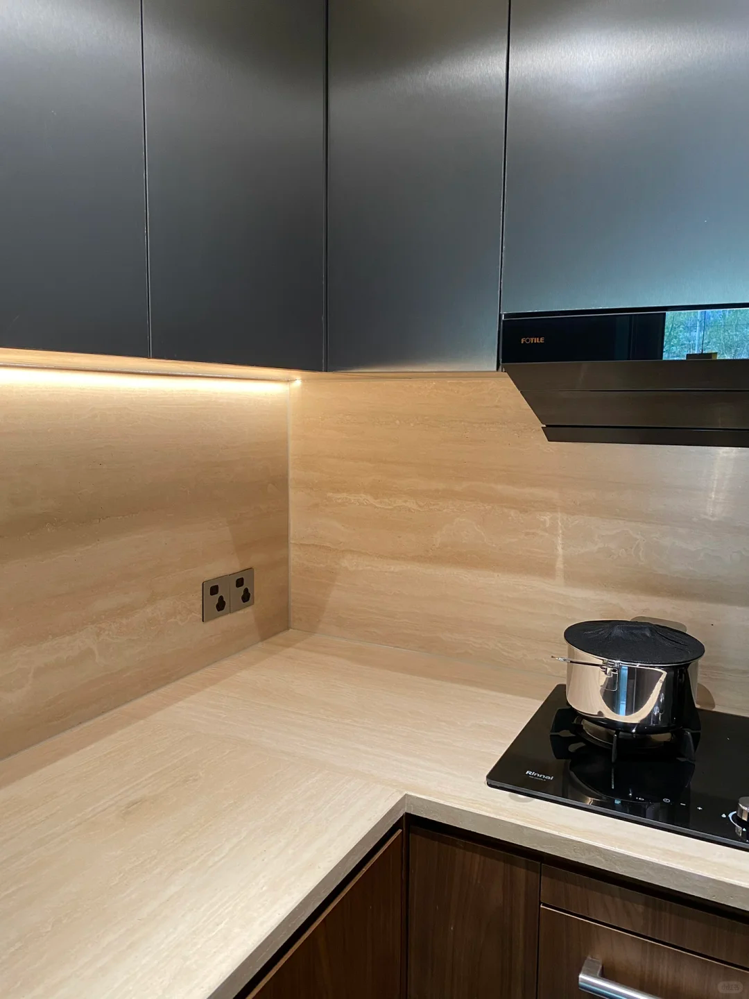 Beige Travertine Sintered Stone - FunShineStone