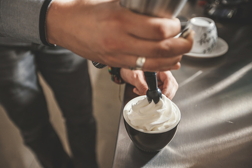 What Are The Uses Of Nitrous Oxide (N2O) Tanks? | Luire