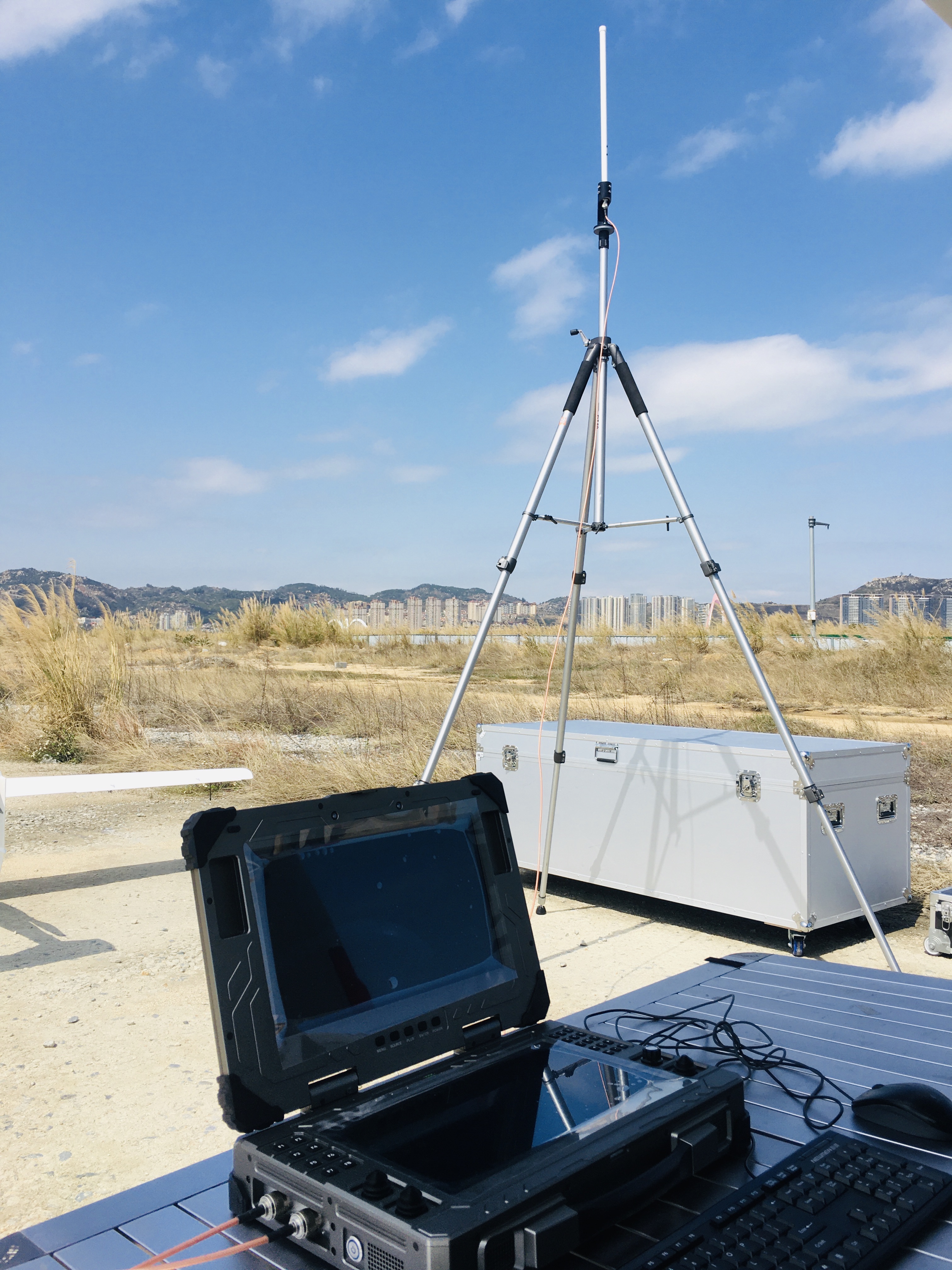 Mugin 13.3" Portable Dual Screen Ground Control Station - Mugin UAV